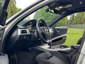 Grey BMW 330 2007 in Vilnius, with an engine capacity of 2.99 L and mileage of 395 thousand km for 4444 €, photo 15 on AUTOMOTO.COM.LV
