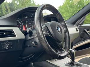 Grey BMW 330 2007 in Vilnius, with an engine capacity of 2.99 L and mileage of 395 thousand km for 4444 €, photo 16 on AUTOMOTO.COM.LV