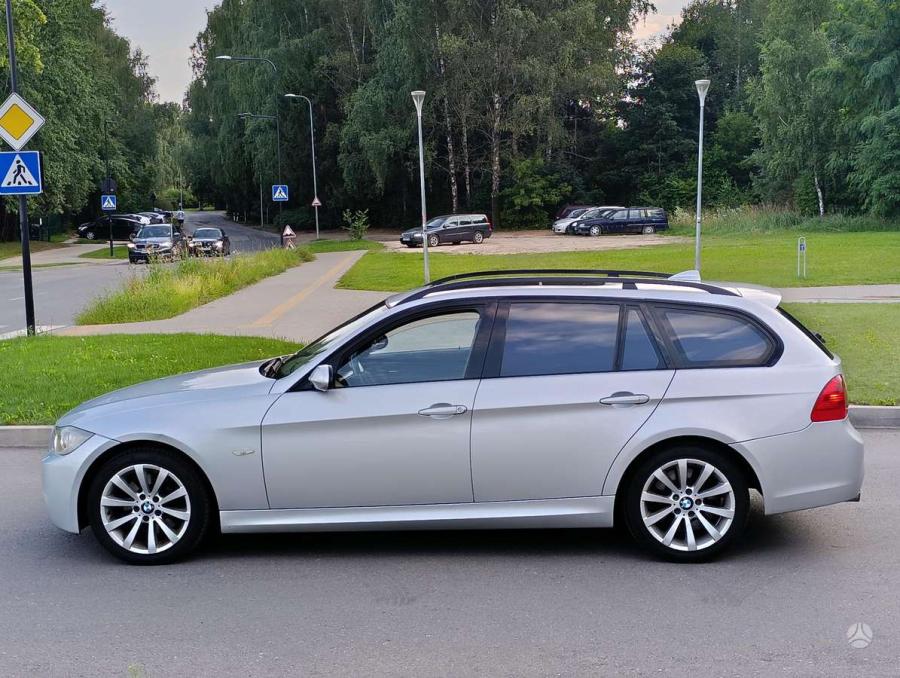 Grey BMW 330 2007 in Vilnius, with an engine capacity of 3.00 L and mileage of 351 thousand km for 3900 €, photo 9 on AUTOMOTO.COM.LV
