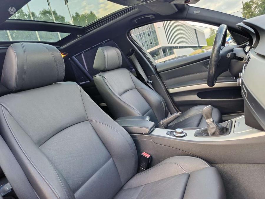 Grey BMW 330 2007 in Vilnius, with an engine capacity of 3.00 L and mileage of 351 thousand km for 3900 €, photo 23 on AUTOMOTO.COM.LV