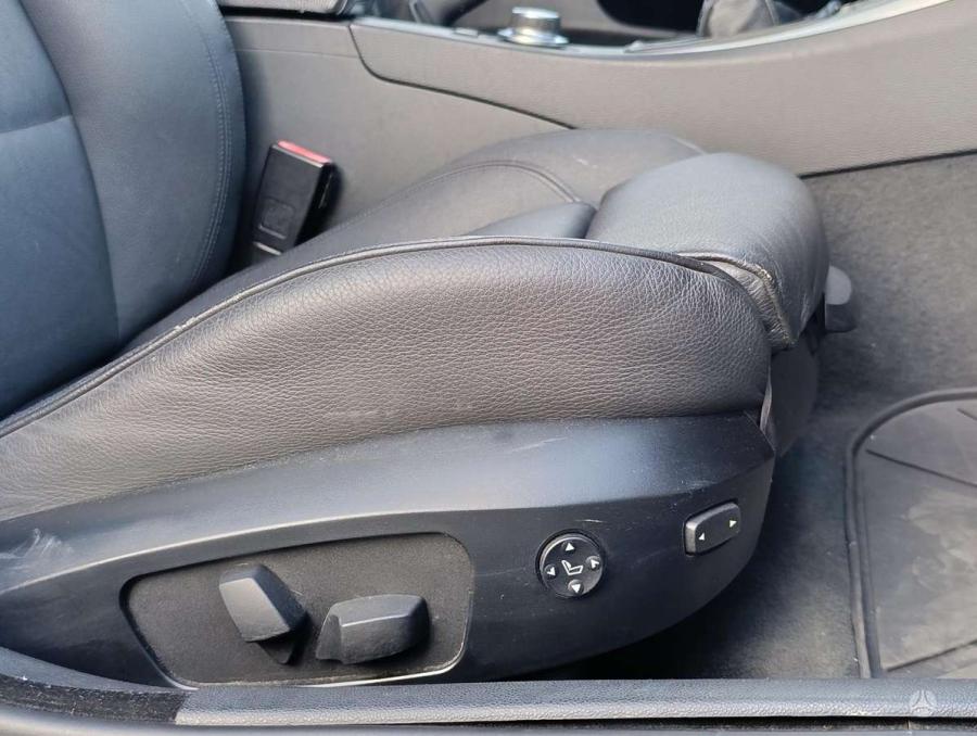 Grey BMW 330 2007 in Vilnius, with an engine capacity of 3.00 L and mileage of 351 thousand km for 3900 €, photo 24 on AUTOMOTO.COM.LV
