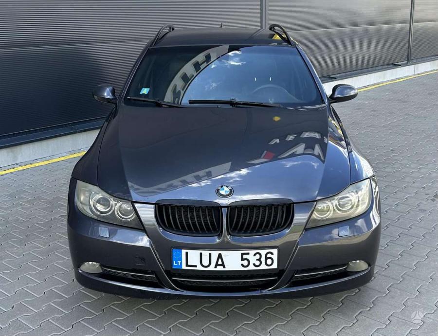 Grey BMW 330 2007 in Vilnius, with an engine capacity of 2.99 L and mileage of 581 thousand km for 3000 €, photo 3 on AUTOMOTO.COM.LV