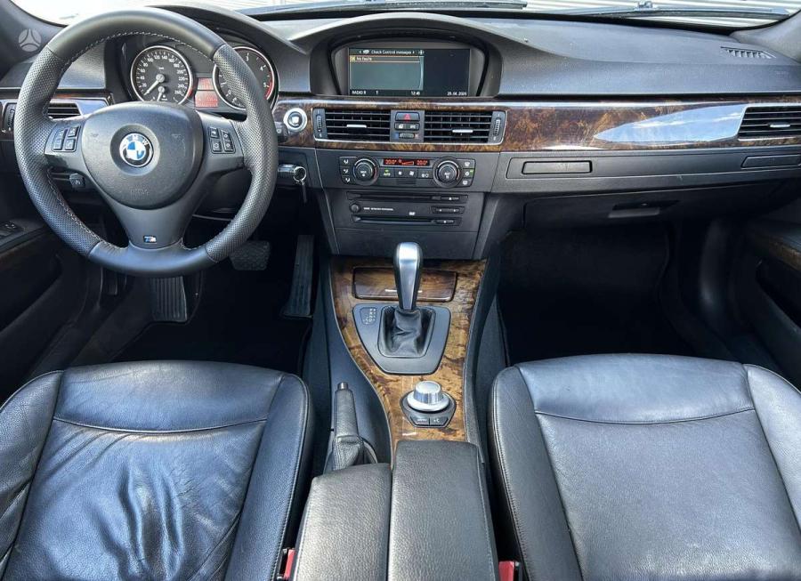 Grey BMW 330 2007 in Vilnius, with an engine capacity of 2.99 L and mileage of 581 thousand km for 3000 €, photo 11 on AUTOMOTO.COM.LV