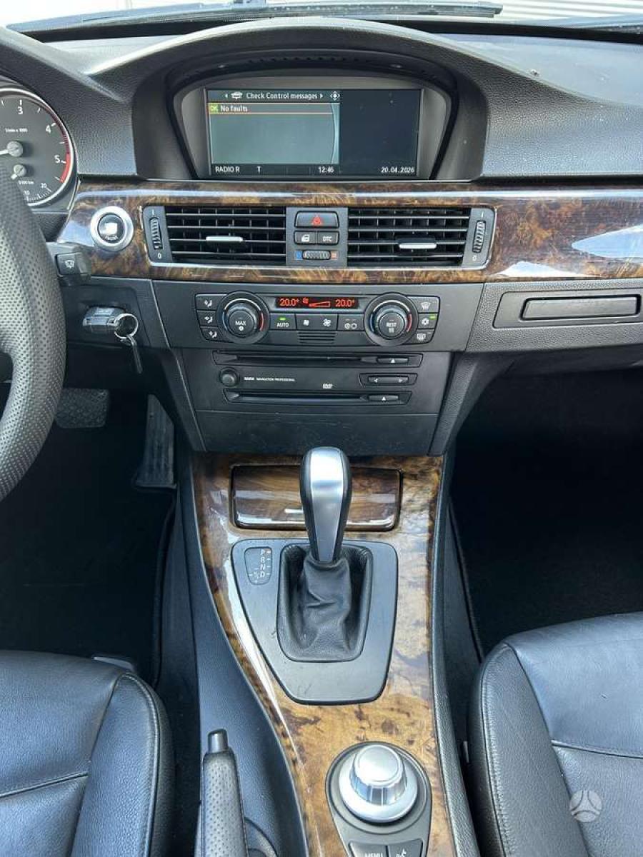 Grey BMW 330 2007 in Vilnius, with an engine capacity of 2.99 L and mileage of 581 thousand km for 3000 €, photo 13 on AUTOMOTO.COM.LV