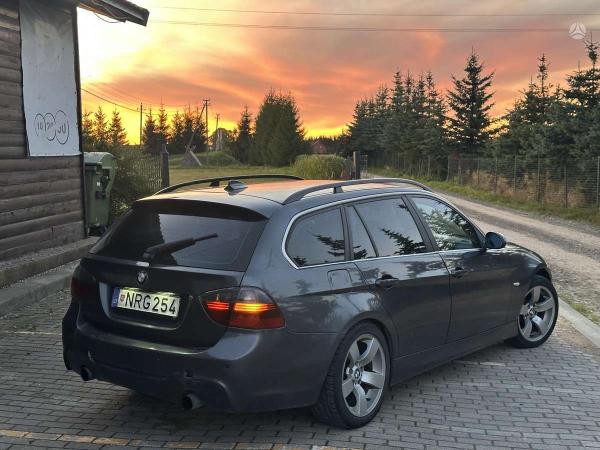 BMW 330 2007 Šauļi vietnē Pelēks BMW 330 2007 Šauļi, ar dzinēja tilpumu 2.99 L un nobraukumu 350 tūkst. km par 2850 €, foto 1 vietnē AUTOMOTO.COM.LV