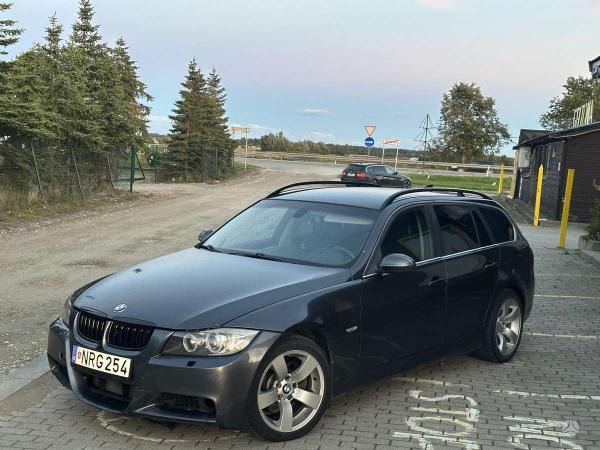 BMW 330 2007 Šauļi vietnē Pelēks BMW 330 2007 Šauļi, ar dzinēja tilpumu 2.99 L un nobraukumu 350 tūkst. km par 2850 €, foto 4 vietnē AUTOMOTO.COM.LV
