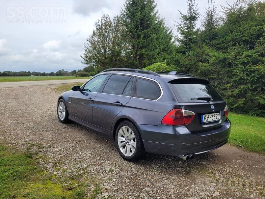 Pelēks BMW 330 2007 Ventspils, ar dzinēja tilpumu 3.00 L un nobraukumu 378 tūkst. km par 3950 €, foto 4 vietnē AUTOMOTO.COM.LV
