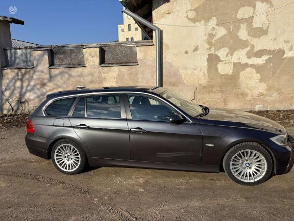 БМВ 330 2007 в Вильнюс на AUTOMOTO.COM.LV Серый БМВ 330 2007 в Вильнюс, объемом двигателя 2.99 л и пробегом 272 тыс. км за 4900 €, фото 5 на AUTOMOTO.COM.LV
