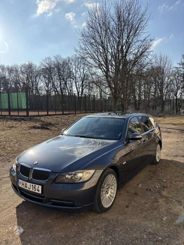 БМВ 330 2007 в Вильнюс на AUTOMOTO.COM.LV Серый БМВ 330 2007 в Вильнюс, объемом двигателя 2.99 л и пробегом 272 тыс. км за 4900 €, фото 10 на AUTOMOTO.COM.LV