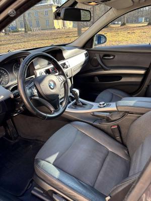 Grey BMW 330 2007 in Vilnius, with an engine capacity of 2.99 L and mileage of 272 thousand km for 4900 €, photo 11 on AUTOMOTO.COM.LV