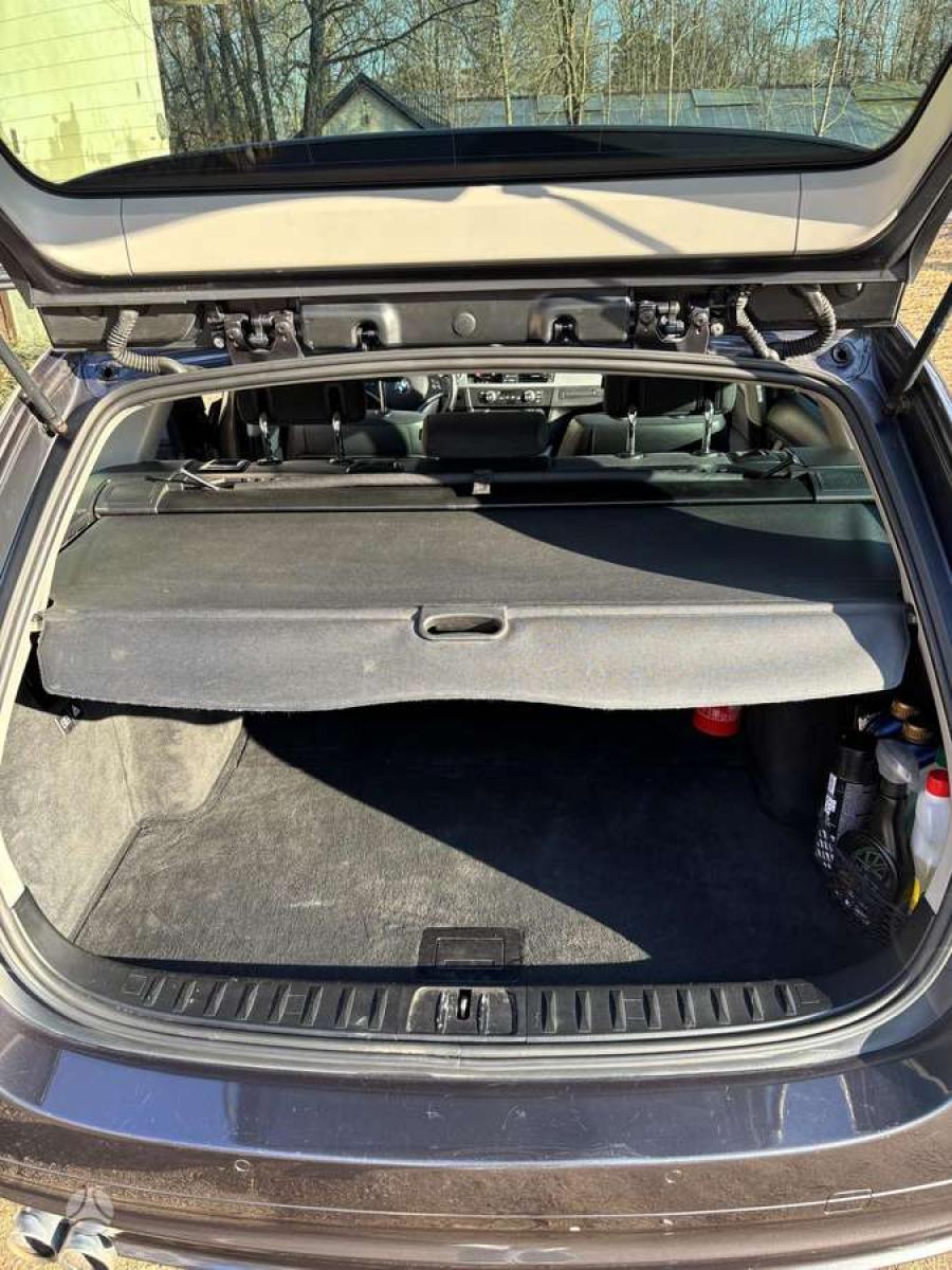 Grey BMW 330 2007 in Vilnius, with an engine capacity of 2.99 L and mileage of 272 thousand km for 4900 €, photo 19 on AUTOMOTO.COM.LV