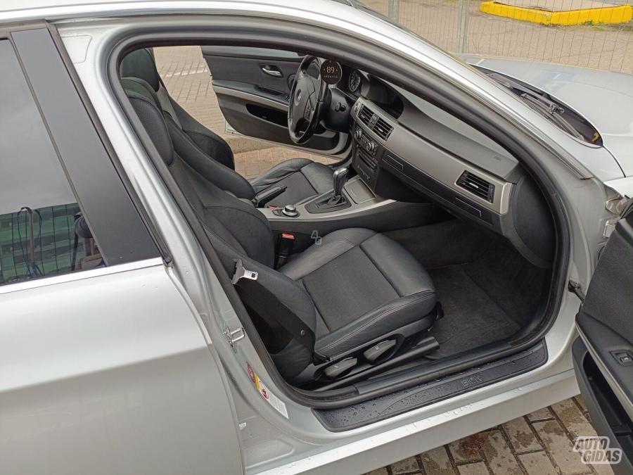 Pelēks BMW 330 2007 Viļņa, ar dzinēja tilpumu 3.00 L un nobraukumu 339 tūkst. km par 4500 €, foto 27 vietnē AUTOMOTO.COM.LV