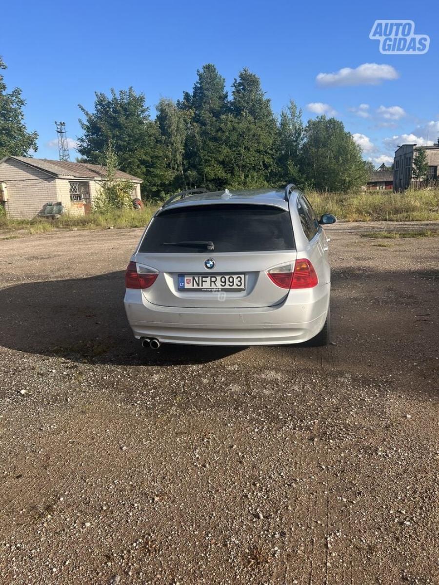 Pelēks BMW 330 2007 Kelmė, ar dzinēja tilpumu 3.00 L un nobraukumu 380 tūkst. km par 3300 €, foto 4 vietnē AUTOMOTO.COM.LV