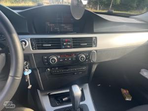 Pelēks BMW 330 2007 Kelmė, ar dzinēja tilpumu 3.00 L un nobraukumu 380 tūkst. km par 3300 €, foto 11 vietnē AUTOMOTO.COM.LV