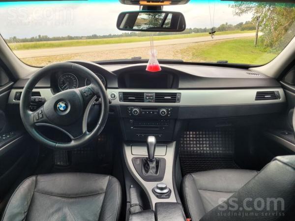 Pelēks BMW 330 2007 Ventspils, ar dzinēja tilpumu 3.00 L un nobraukumu 375 tūkst. km par 3300 €, foto 3 vietnē AUTOMOTO.COM.LV