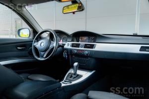 Grey BMW 330 2008 in Riga, with an engine capacity of 3.00 L and mileage of 308 thousand km for 3700 €, photo 15 on AUTOMOTO.COM.LV