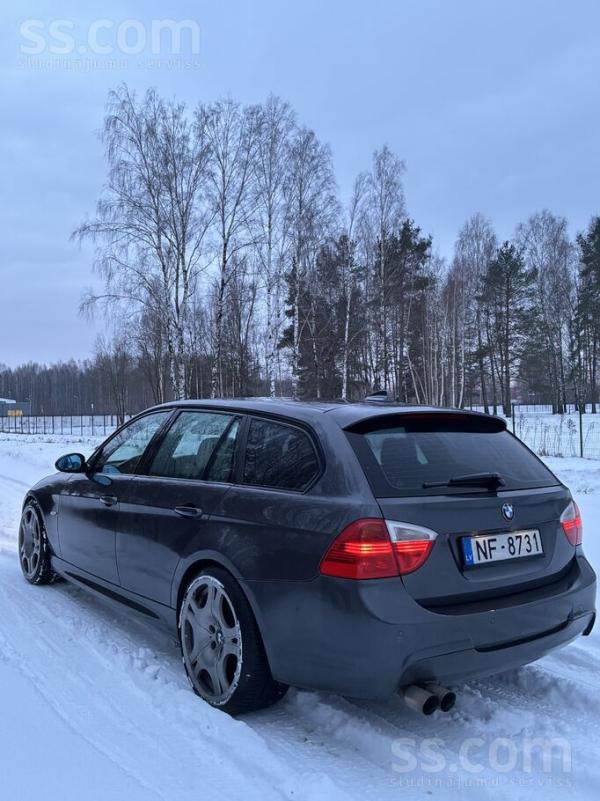 Grey BMW 330 2008 in Riga, with an engine capacity of 3.00 L and mileage of 340 thousand km for 5300 €, photo 4 on AUTOMOTO.COM.LV