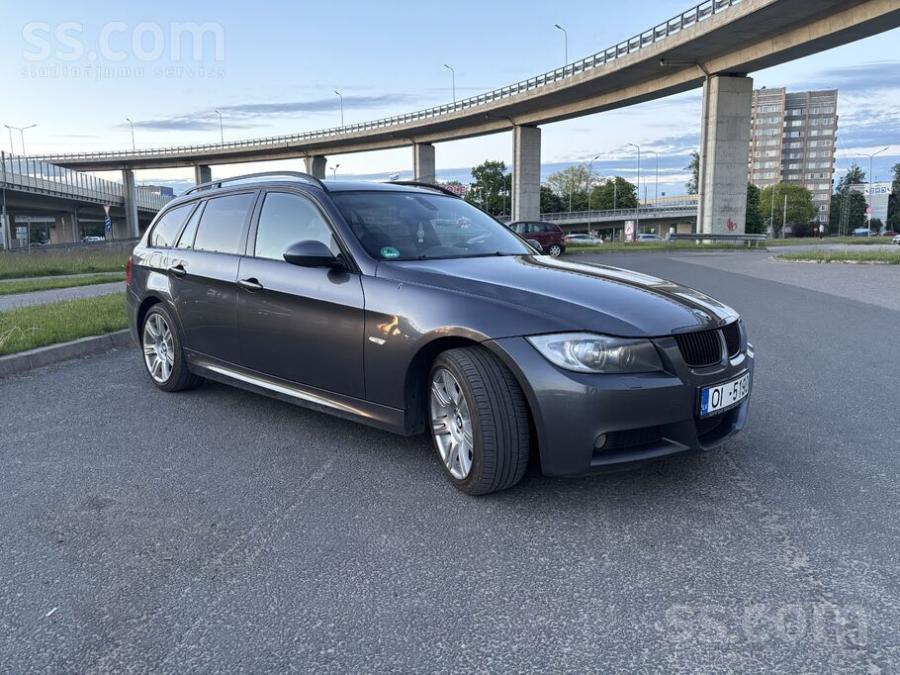 Grey BMW 330 2008 in Riga, with an engine capacity of 3.00 L and mileage of 325 thousand km for 4200 €, photo 6 on AUTOMOTO.COM.LV
