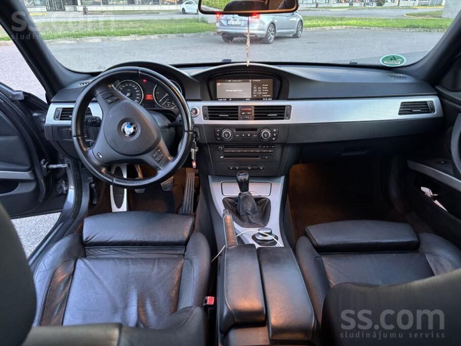 Grey BMW 330 2008 in Riga, with an engine capacity of 3.00 L and mileage of 325 thousand km for 4200 €, photo 9 on AUTOMOTO.COM.LV