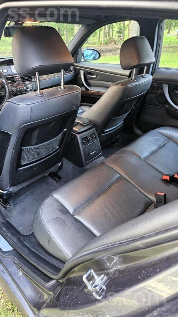 Grey BMW 330 2008 in Rezekne, with an engine capacity of 3.00 L and mileage of 359 thousand km for 4800 €, photo 10 on AUTOMOTO.COM.LV