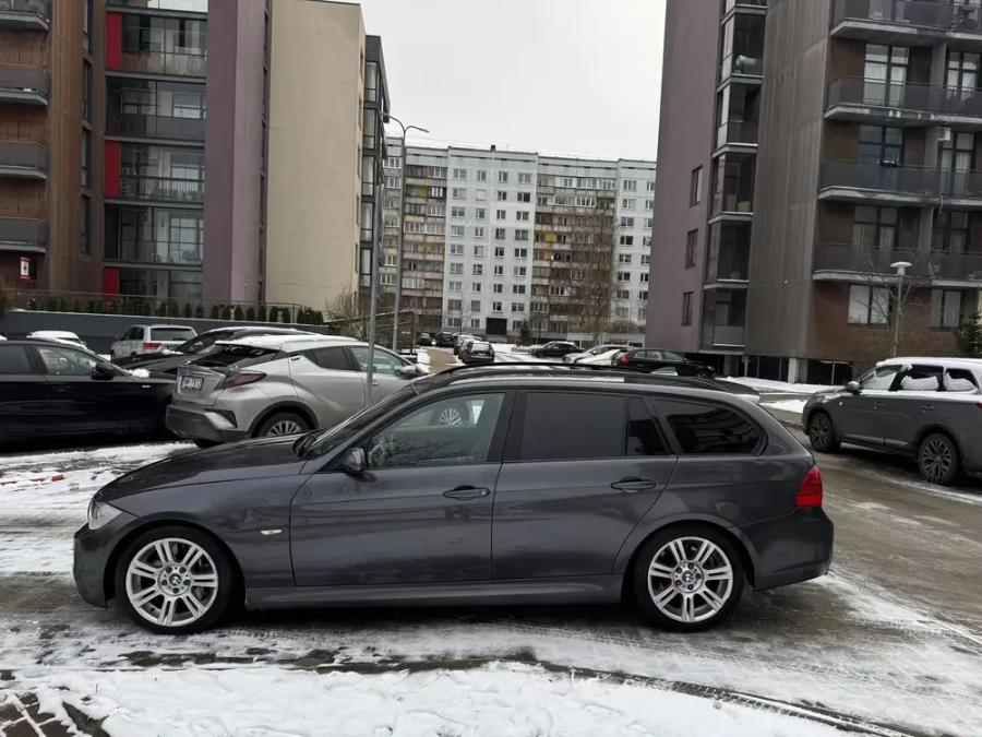 Grey BMW 330 2008 in Riga, with an engine capacity of 3.00 L and mileage of 414 thousand km for 3690 €, photo 5 on AUTOMOTO.COM.LV