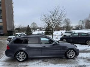 Grey BMW 330 2008 in Riga, with an engine capacity of 3.00 L and mileage of 414 thousand km for 3690 €, photo 9 on AUTOMOTO.COM.LV