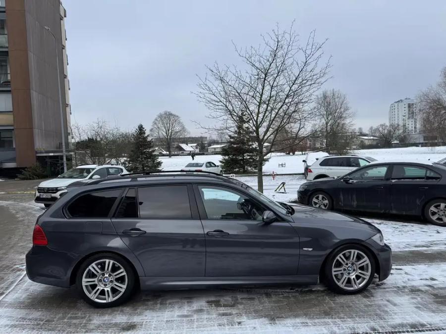 Grey BMW 330 2008 in Riga, with an engine capacity of 3.00 L and mileage of 414 thousand km for 3690 €, photo 9 on AUTOMOTO.COM.LV