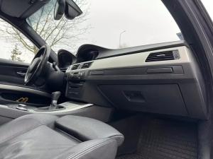 Grey BMW 330 2008 in Riga, with an engine capacity of 3.00 L and mileage of 414 thousand km for 3690 €, photo 13 on AUTOMOTO.COM.LV