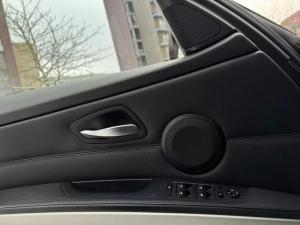 Grey BMW 330 2008 in Riga, with an engine capacity of 3.00 L and mileage of 414 thousand km for 3690 €, photo 30 on AUTOMOTO.COM.LV