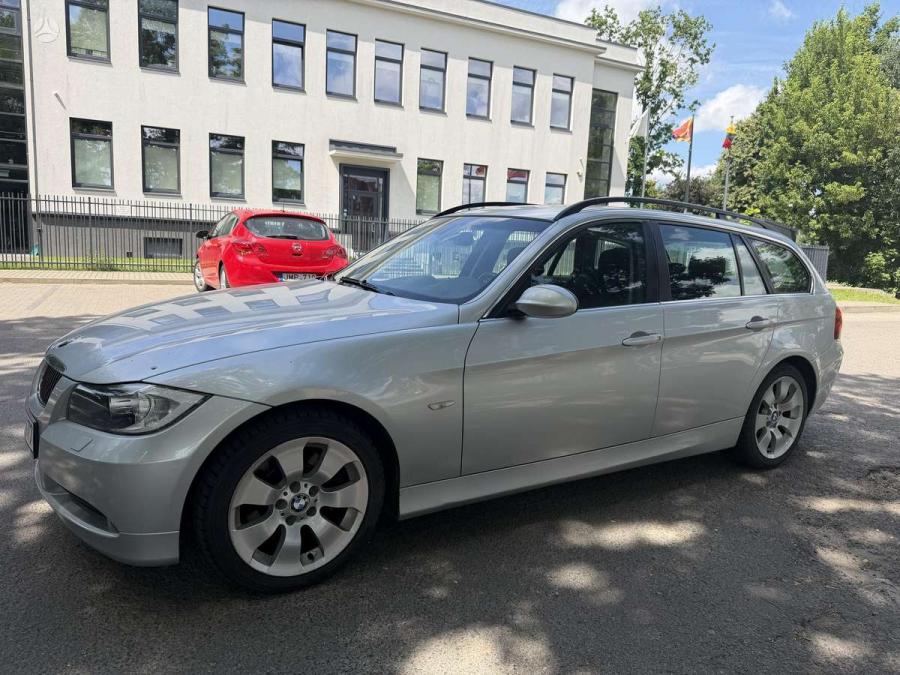 Pelēks BMW 330 2008 Kauņa, ar dzinēja tilpumu 2.99 L un nobraukumu 350 tūkst. km par 4200 €, foto 1 vietnē AUTOMOTO.COM.LV