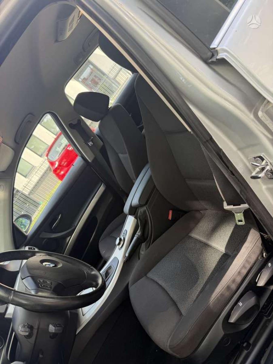 Pelēks BMW 330 2008 Kauņa, ar dzinēja tilpumu 2.99 L un nobraukumu 350 tūkst. km par 4200 €, foto 10 vietnē AUTOMOTO.COM.LV