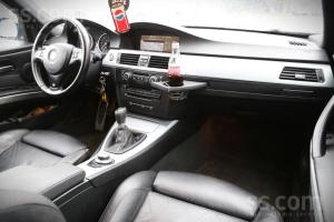 Pelēks BMW 330 2008 Rīga, ar dzinēja tilpumu 3.00 L un nobraukumu 450 tūkst. km par 3350 €, foto 10 vietnē AUTOMOTO.COM.LV