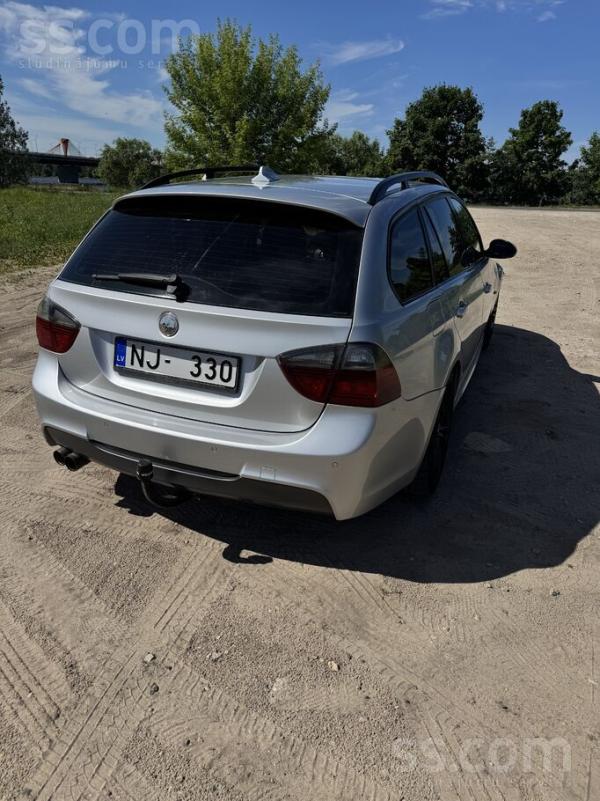 Grey BMW 330 2008 in Riga, with an engine capacity of 3.00 L and mileage of 350 thousand km for 5300 €, photo 3 on AUTOMOTO.COM.LV