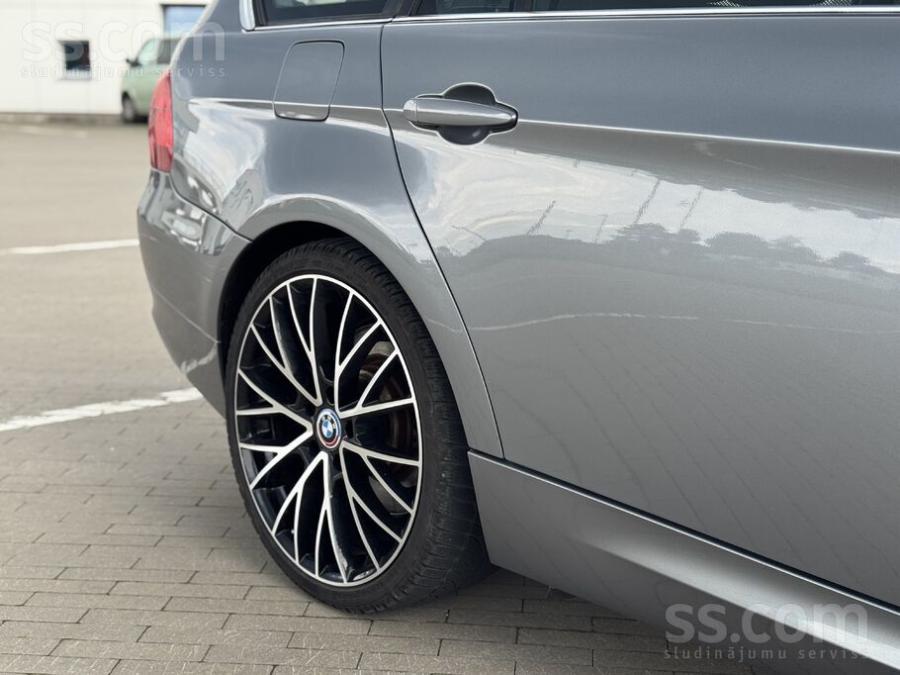 Pelēks BMW 330 2009 Rēzekne, ar dzinēja tilpumu 3.00 L un nobraukumu 275 tūkst. km par 7000 €, foto 7 vietnē AUTOMOTO.COM.LV