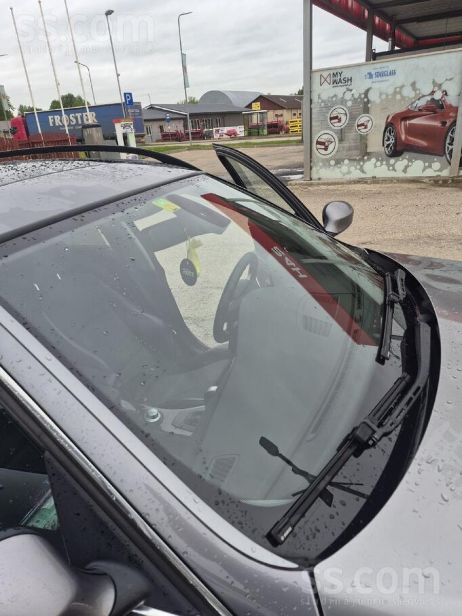 Pelēks BMW 330 2009 Preiļi, ar dzinēja tilpumu 3.00 L un nobraukumu 304 tūkst. km par 6500 €, foto 4 vietnē AUTOMOTO.COM.LV