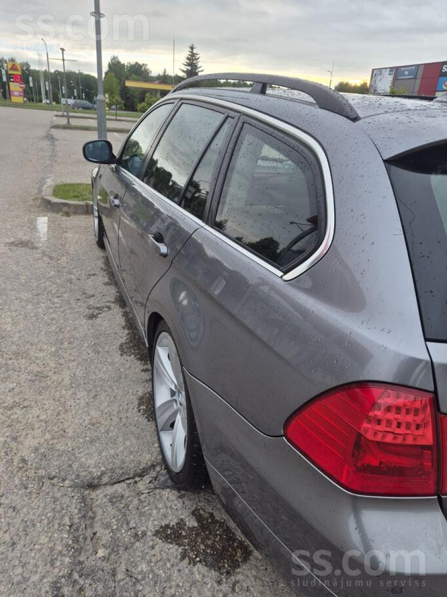 Pelēks BMW 330 2009 Preiļi, ar dzinēja tilpumu 3.00 L un nobraukumu 304 tūkst. km par 6500 €, foto 5 vietnē AUTOMOTO.COM.LV