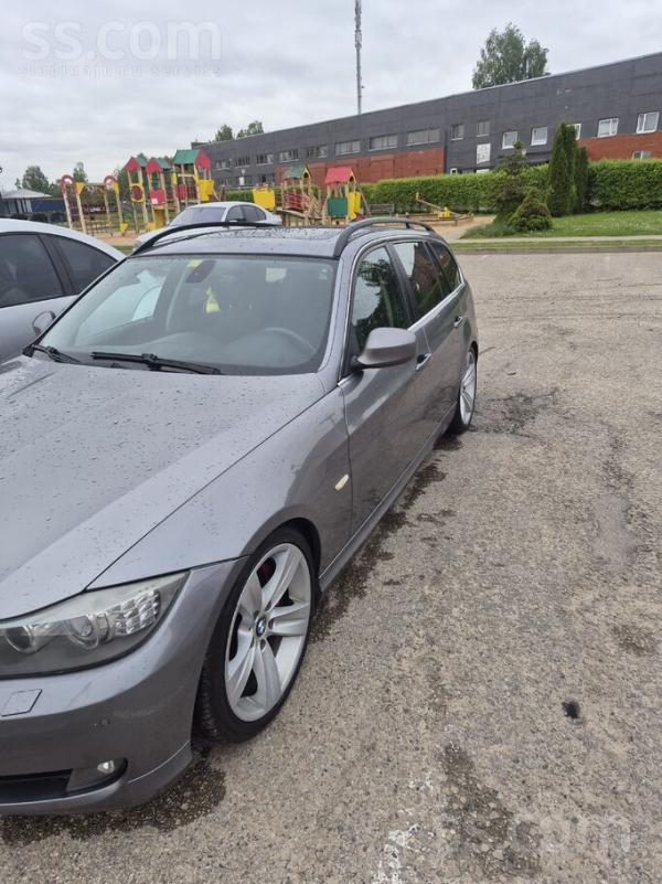 Pelēks BMW 330 2009 Preiļi, ar dzinēja tilpumu 3.00 L un nobraukumu 304 tūkst. km par 6500 €, foto 8 vietnē AUTOMOTO.COM.LV