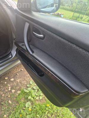 Pelēks BMW 330 2009 Preiļi, ar dzinēja tilpumu 3.00 L un nobraukumu 304 tūkst. km par 6500 €, foto 18 vietnē AUTOMOTO.COM.LV