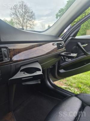 Pelēks BMW 330 2009 Preiļi, ar dzinēja tilpumu 3.00 L un nobraukumu 304 tūkst. km par 6500 €, foto 21 vietnē AUTOMOTO.COM.LV