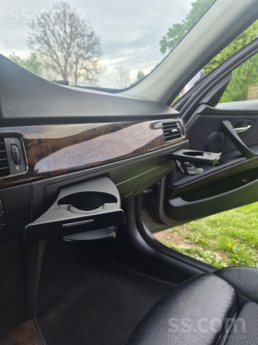 Pelēks BMW 330 2009 Preiļi, ar dzinēja tilpumu 3.00 L un nobraukumu 304 tūkst. km par 6500 €, foto 21 vietnē AUTOMOTO.COM.LV