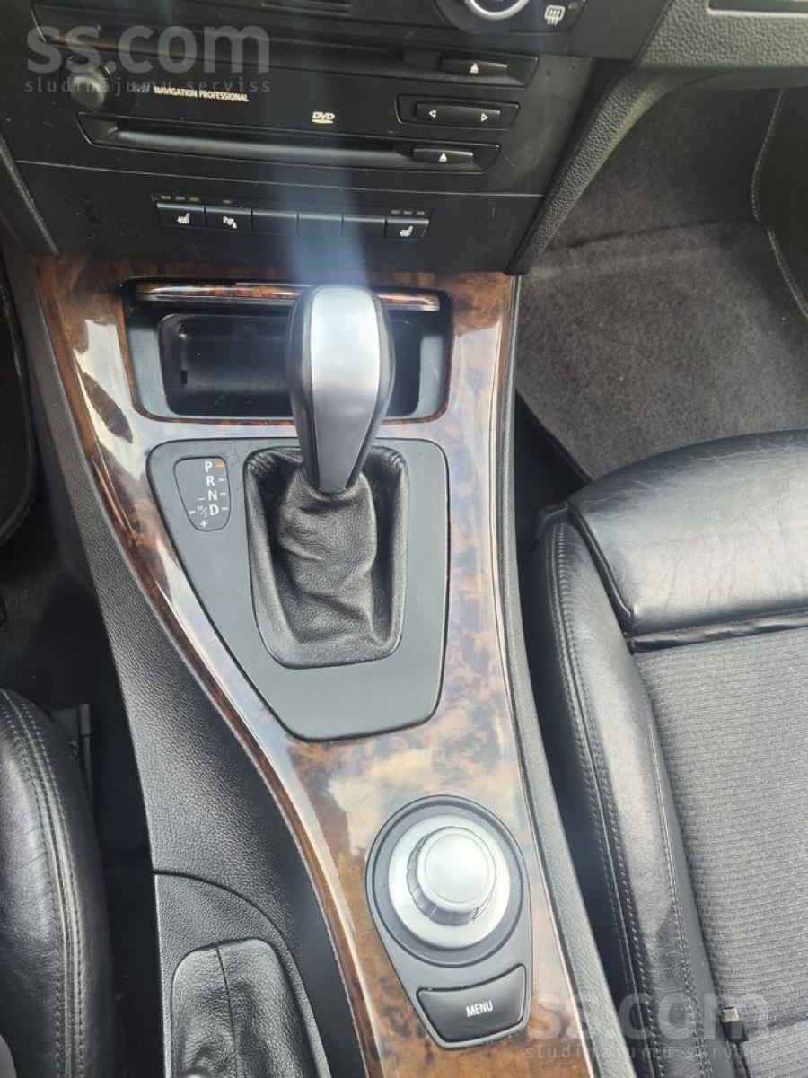 Pelēks BMW 330 2009 Preiļi, ar dzinēja tilpumu 3.00 L un nobraukumu 304 tūkst. km par 6500 €, foto 22 vietnē AUTOMOTO.COM.LV