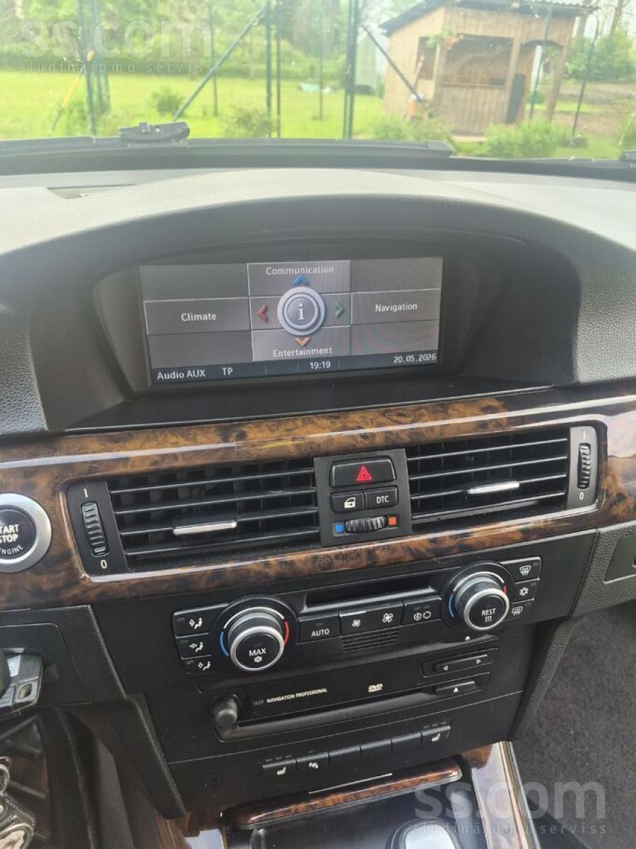 Pelēks BMW 330 2009 Preiļi, ar dzinēja tilpumu 3.00 L un nobraukumu 304 tūkst. km par 6500 €, foto 23 vietnē AUTOMOTO.COM.LV