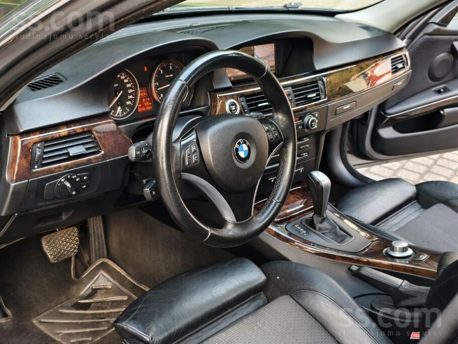 Pelēks BMW 330 2009 Rīga, ar dzinēja tilpumu 3.00 L un nobraukumu 307 tūkst. km par 5700 €, foto 11 vietnē AUTOMOTO.COM.LV
