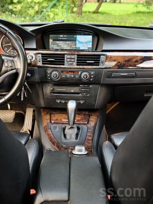 Pelēks BMW 330 2009 Rīga, ar dzinēja tilpumu 3.00 L un nobraukumu 307 tūkst. km par 5700 €, foto 14 vietnē AUTOMOTO.COM.LV