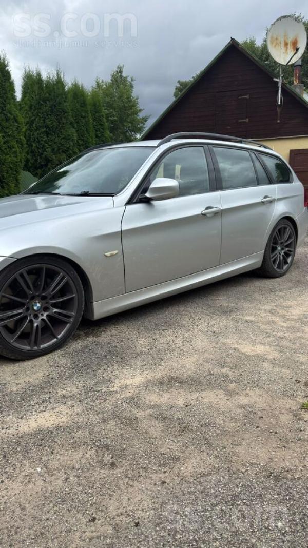 Grey BMW 330 2010 in Jelgava, with an engine capacity of 3.00 L and mileage of 220 thousand km for 3750 €, photo 3 on AUTOMOTO.COM.LV