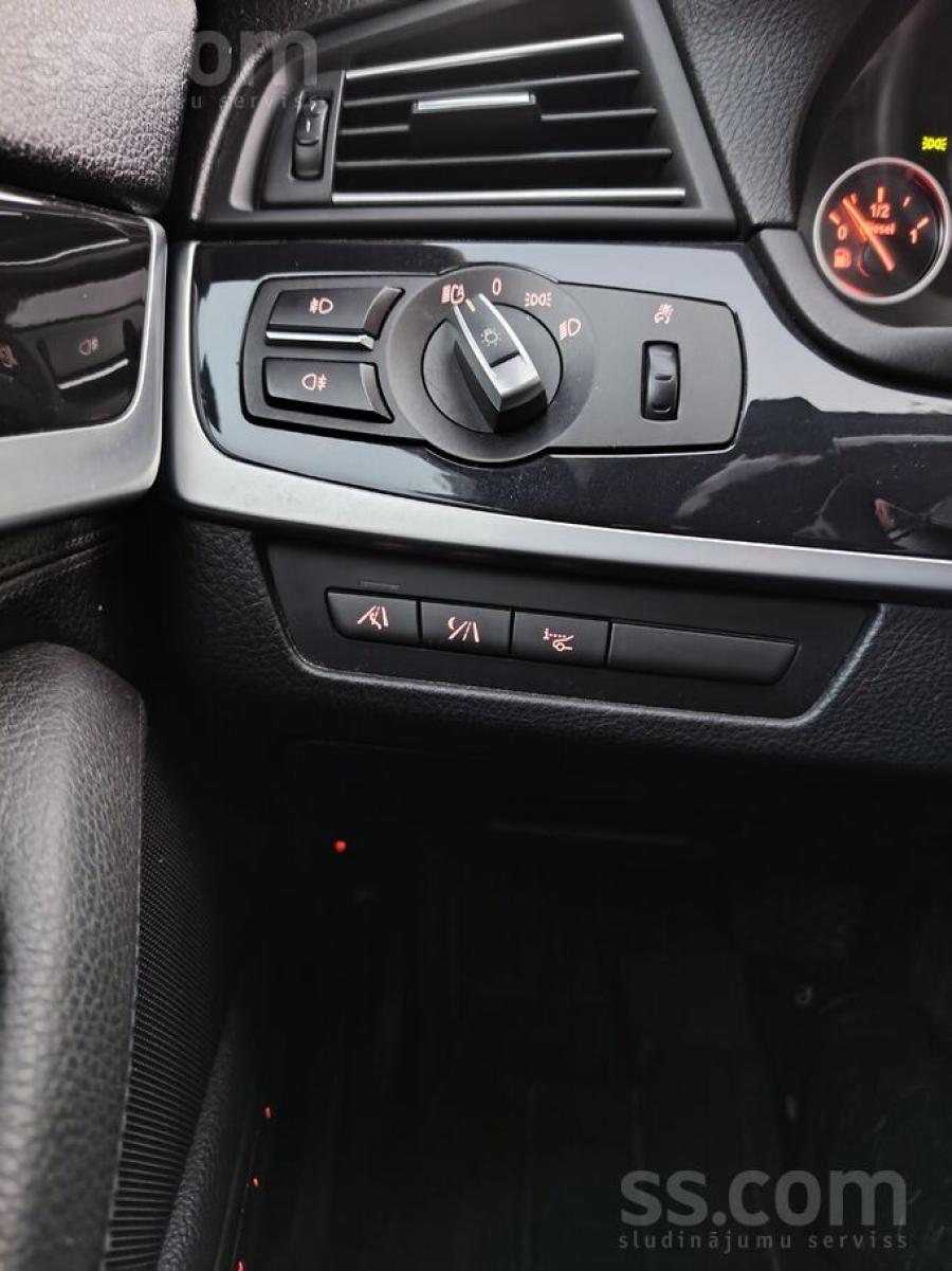 Pelēks BMW 330 2010 Jelgava, ar dzinēja tilpumu 3.00 L un nobraukumu 323 tūkst. km par 9400 €, foto 13 vietnē AUTOMOTO.COM.LV