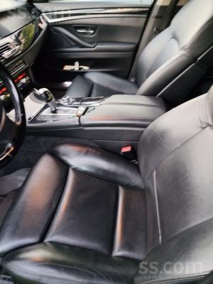 Pelēks BMW 330 2010 Jelgava, ar dzinēja tilpumu 3.00 L un nobraukumu 323 tūkst. km par 9400 €, foto 16 vietnē AUTOMOTO.COM.LV
