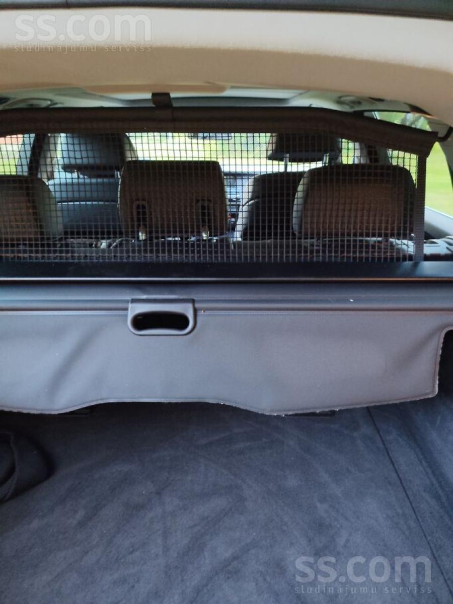 Pelēks BMW 330 2010 Jelgava, ar dzinēja tilpumu 3.00 L un nobraukumu 323 tūkst. km par 9400 €, foto 21 vietnē AUTOMOTO.COM.LV