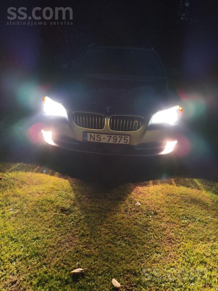 Pelēks BMW 330 2010 Jelgava, ar dzinēja tilpumu 3.00 L un nobraukumu 323 tūkst. km par 9400 €, foto 33 vietnē AUTOMOTO.COM.LV