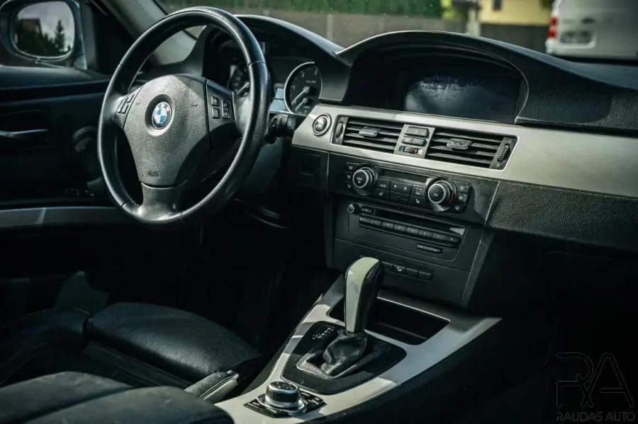 Pelēks BMW 330 2010 Rīga, ar dzinēja tilpumu 3.00 L un nobraukumu 430 tūkst. km par 2590 €, foto 6 vietnē AUTOMOTO.COM.LV